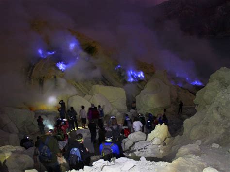 Blue Fire Ijen Tour From Bali 1 Day All Inclusive Wandernesia