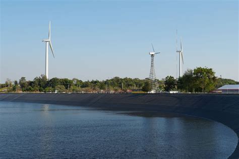 รูป เขายายเที่ยง