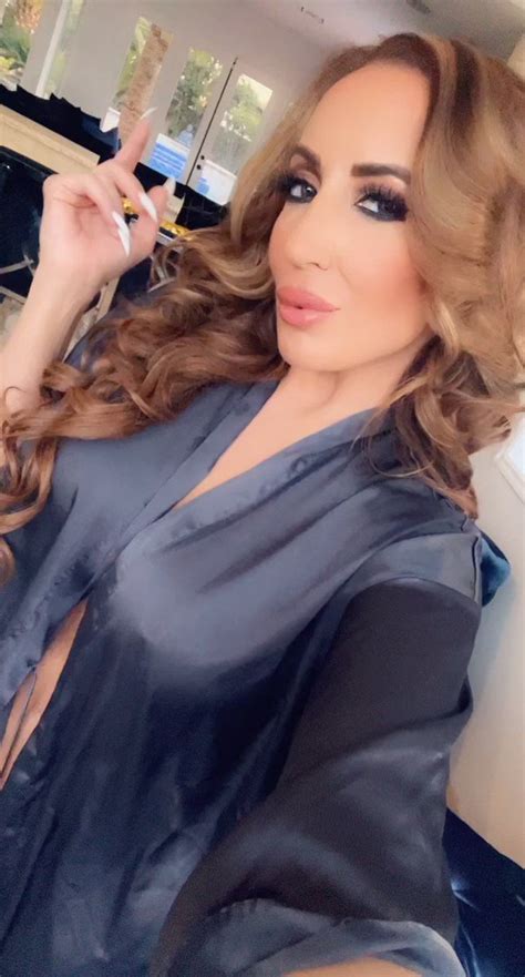 Richelle Ryan On Twitter See You Live In Hour On Onlyfans At Pm Pst Click The Link To Join