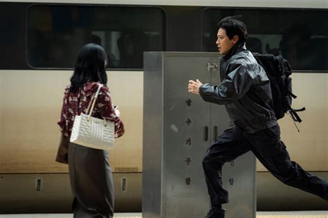 정치 스릴러와 비주얼 멜로의 이상적인 밸런스 북극성