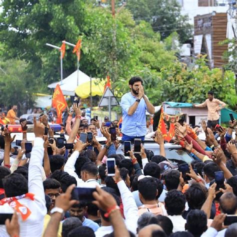 Aditya Thackeray जळगावमधील शिवबंधन यात्रेत आदित्य ठाकरेंचे जल्लोषात स्वागत Marathi News