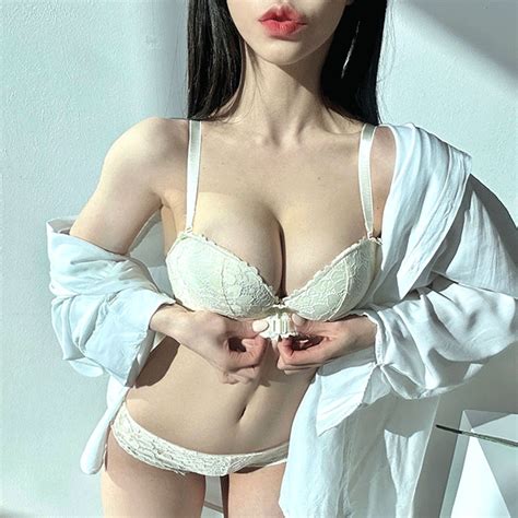 [👙3cm 윗가슴채움]극강더블 앞후크 볼륨 노와이어 브라 이벤트 섹시속옷 속옷세트 볼륨패드 뽕브라