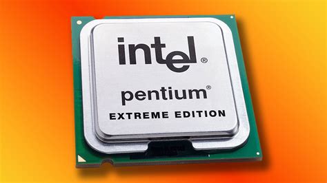 Pentium 4 A Worker Of Intel Shows New Intel Pentium 4 Processor 660