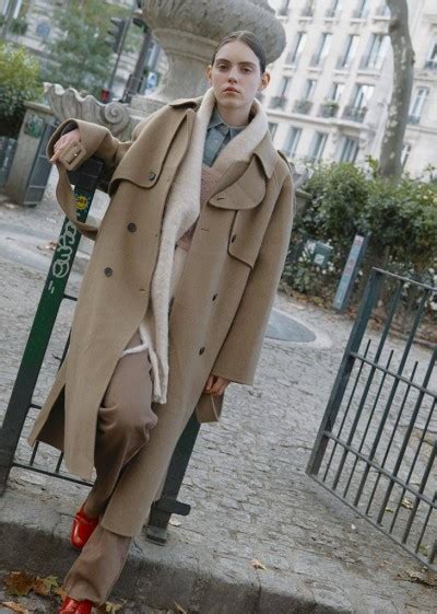 이두나 수지 옷 코트 드라마 패션 정보 보카바카 여자 핸드메이트 롱코트 겨울룩 네이버 포스트