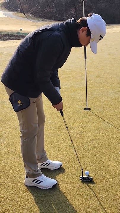 골프는 짬밥40년 아입니까😱ㅋ딱2미터 부드럽고 간결한 퍼팅 스트로크 30초루틴 골프레슨 필드레슨골린이 퍼터 Golfswing 골프스윙 숏퍼터숏게임스트로크