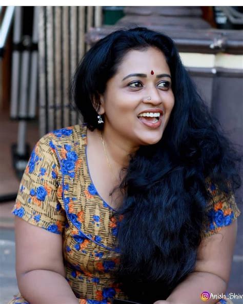 Malayalam Actress Hot Photos Manju Pathrose Exposing Very Hot Photos