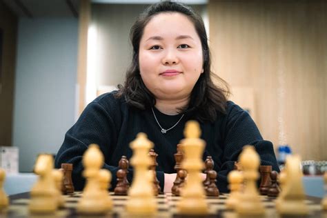 Харуул ХАРАГДАХ ӨНГӨ НЬ ХҮРЭЛ Ч ХАРААЛ ИД БАРАГ Л ЦОМ ӨРГӨЛӨӨ ҮЗЭГДЭХ БАЙР НЬ ГУРАВ Ч ҮНЭНДЭЭ