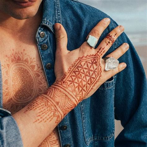 Men Are Wearing Body Henna Because God S Generosity Knows No Bounds