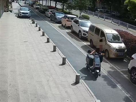 面试竟成抓捕现场，温州一男子路边顺手牵羊被抓