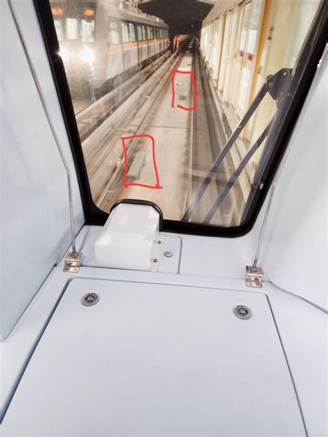 선로 위에 있는 해당 장치의 명칭이나 역활이 궁금합니다 지식in