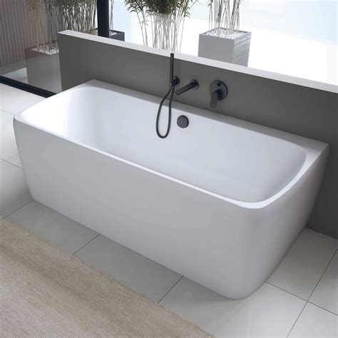 1800 Bath Back To Wall