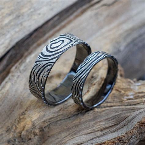Золотые обручальные кольца с древесной фактурой «Фицройя Rings For Men Jewelry Design