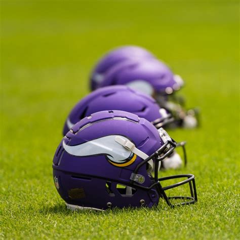 Vikings Cut Explosive Ex Broncos Olb Andre Mintze 4 Others