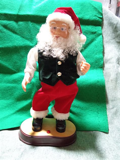 1998 Gemmy Dancing Claus Everything Else Looking For On Carousell
