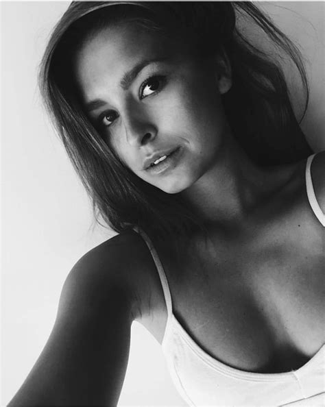 Picture Of Marisa Papen