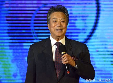歌坛常青树美酒飘香歌声飞89岁的李光曦要与你干一杯