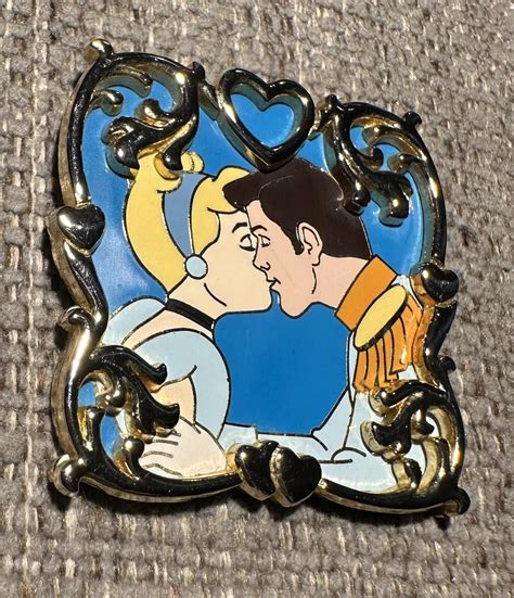 Disney Cinderella And Prince Kiss