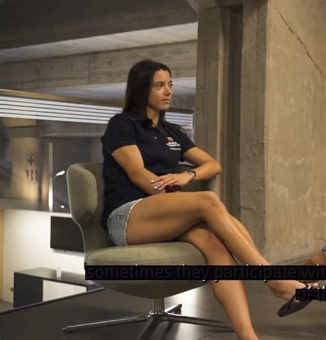 Es una putita le encanta presumir lo rica que está la amo r AitanabonmatiHot