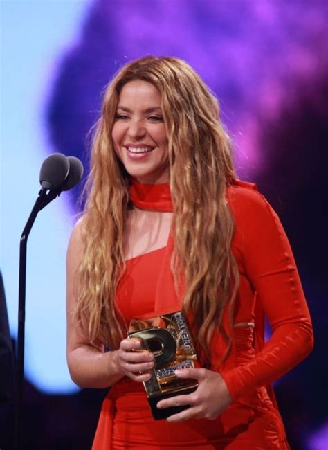 Shakira Shines In Red Mini Dress Shakira Red Mini Dress Celebrity News