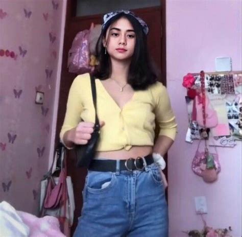 Pin Oleh Iyy Di Lilie Aktris Selebritas Orang Cantik