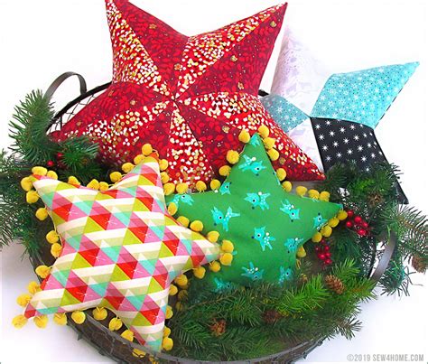 Star Shaped Pillows In Three Sizes Sew4home Christmas Sewing