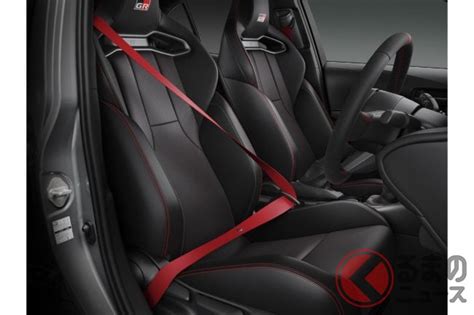 トヨタ「斬新grカローラ」日本初公開！ エアロ装着でよりスポーティに 標準と同時披露のgrow仕様！ 大阪で展示 くるまのニュース