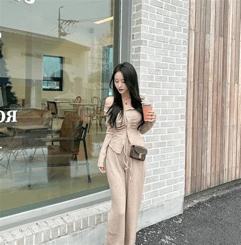 봄신상 세트가격 여리 골지 셔링 쫀쫀 오프 티 찰랑 와이드 팬츠 투피스 Set 2 Color 에이블리