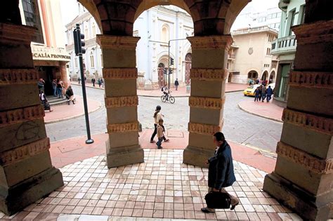 Edificio De La Alcaldía Turismo En Ecuador Guía Turística