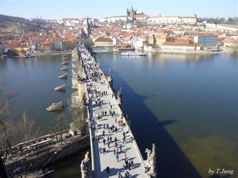 체코프라하 카를 다리에 숨겨진 신비의 숫자 135797531