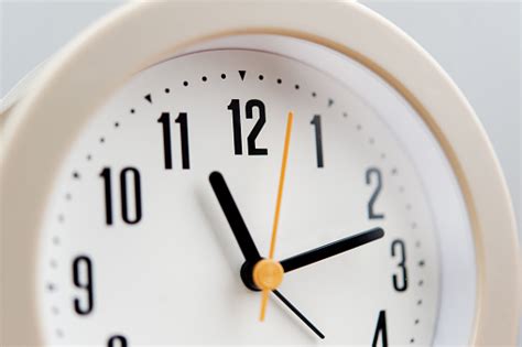 시간을 말하는 시간 정지 시계 사진 시간의 개념과 매 초의 시간 가치 모던 양식에 대한 스톡 사진 및 기타 이미지 모던 양식