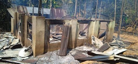 သံတောင် ၁၃ မိုင်တွင် ဒေသခံနေအိမ် ၇ လုံးကို စစ်ကောင်စီတပ် မီးရှို့ နိုင်ငံတကာမြန်မာ့သတင်း