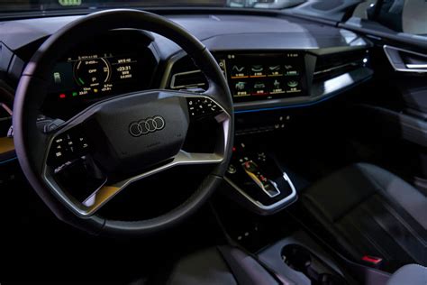 아우디코리아 Q4 E 트론 7000대 계약…전기차 전환 가속 전자신문