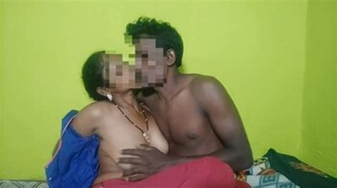 Andhra Couple Selfmade Sex Tape Face Hidden Desi New Semi Nude Masked No Face Videos