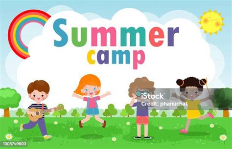 어린이 여름 캠프 배경 교육 광고 브로셔 또는 포스터를위한 템플릿 캠핑 포스터 전단지 템플릿 텍스트 벡터 일러스트레이션에서 활동을하는 행복한 아이들 여름 캠프에 대한 스톡