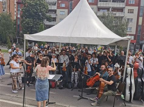 Вработените во Филхармонија на протест пред Владата 360 степени