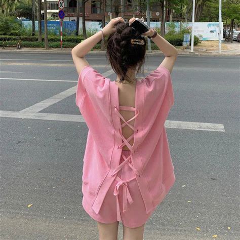夏季新款宽松v领设计感小众后背绑带短袖百搭时尚套装短裤两件套