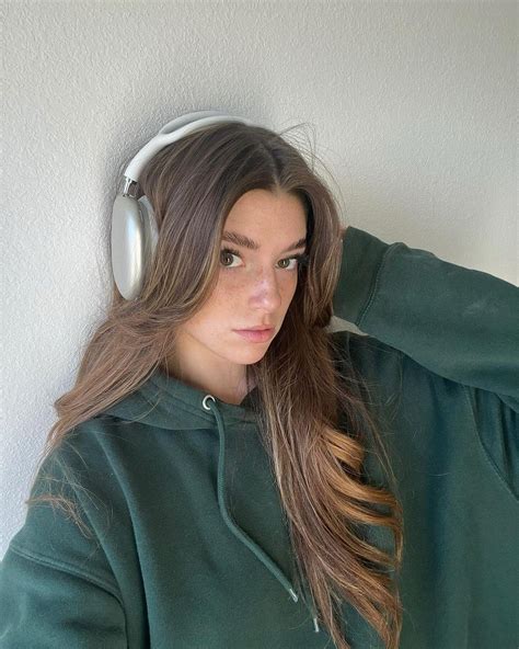 Hannah Stein Sexy Hannah Stein Sexy