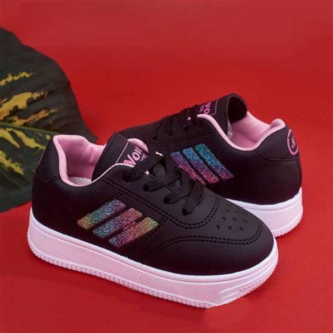 اطفالي كوتشي قمر اووي ف اللبس مستورد Buyzl