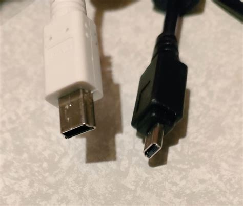 ムックん On Twitter 中古で買ったデジカメの接続ケーブル → 、 Mini Usb Type Bか？ こいつがダメになると厄介だな 昔買ったケーブルアダプターであった気もするが