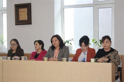 Зуунмод сумын нутаг дэвсгэрт үйл ажиллагаа явуулдаг төрийн болон төсвийн байгууллагын эмэгтэй