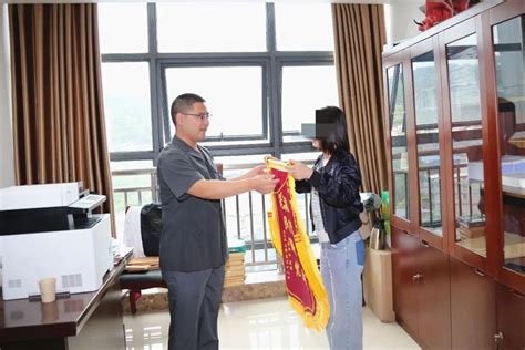 法官履职尽责暖人心 当事人致谢送锦旗澎湃号·政务澎湃新闻 The Paper