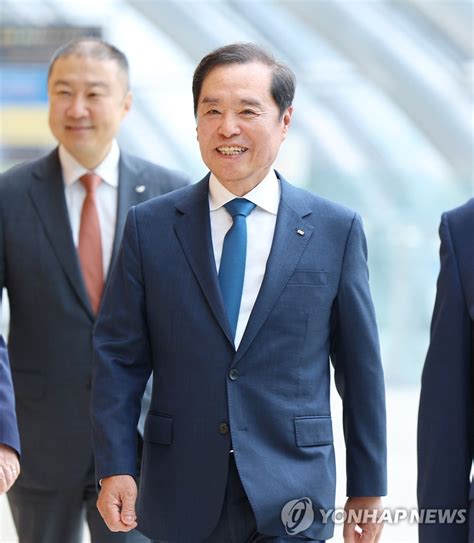 임시총회 참석하는 김병준 전경련 회장 직무대행 연합뉴스