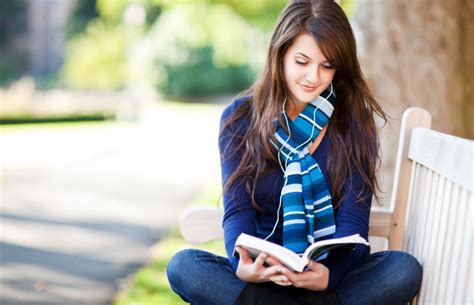 Sepuluh Momen Paling Menegangkan Yang Cuma Dimengerti ‘si Introvert Yang Introvert Pasti