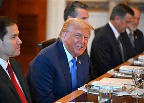 Трамп анонсував більше зброї для України