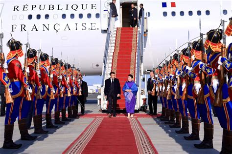 ФОТО Францын улсын ерөнхийлөгч Эммануэл Макрон Монгол Улсад айлчлан ирлээ