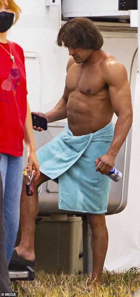 Exc Zac Efron Looks Unrecognizable As He Debuts Extremely Beefed Up