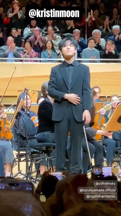 임윤찬 뉴욕필 커튼콜 늠름하고 의연함이 넘 멋지네요241130 Youtube