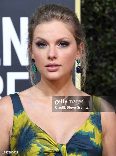 Taylor Swift Headshot Photos And Premium High Res Pictures Getty Images