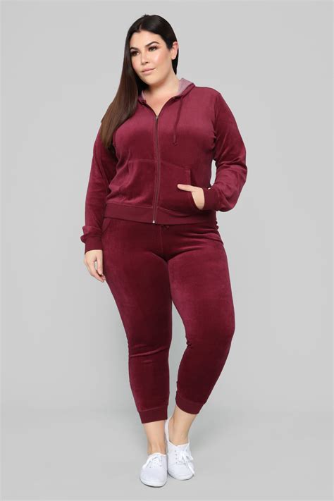 The Og Velour Lounge Set Burgundy Fashion Nova