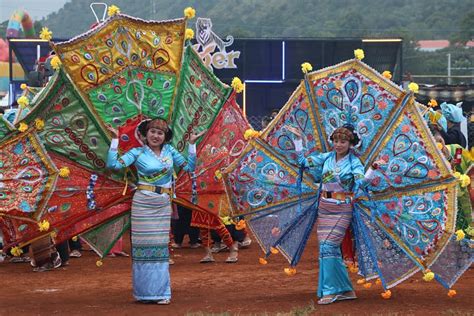 Dvb တောင်ကြီး တန်ဆောင်တိုင် ရိုးရာမီးပုံပျံပွဲတော် စတင်ကျင်းပ